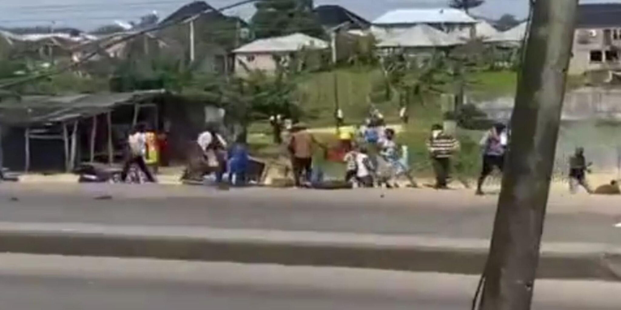 Police Fired Teargas as Bayelsa Residents Protest Abandoned Akenfa-Epie ...